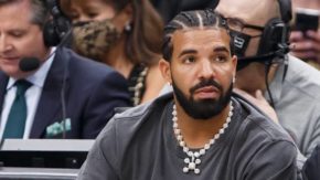 Drake - Middle Of The Ocean Lyrics | Notjustok