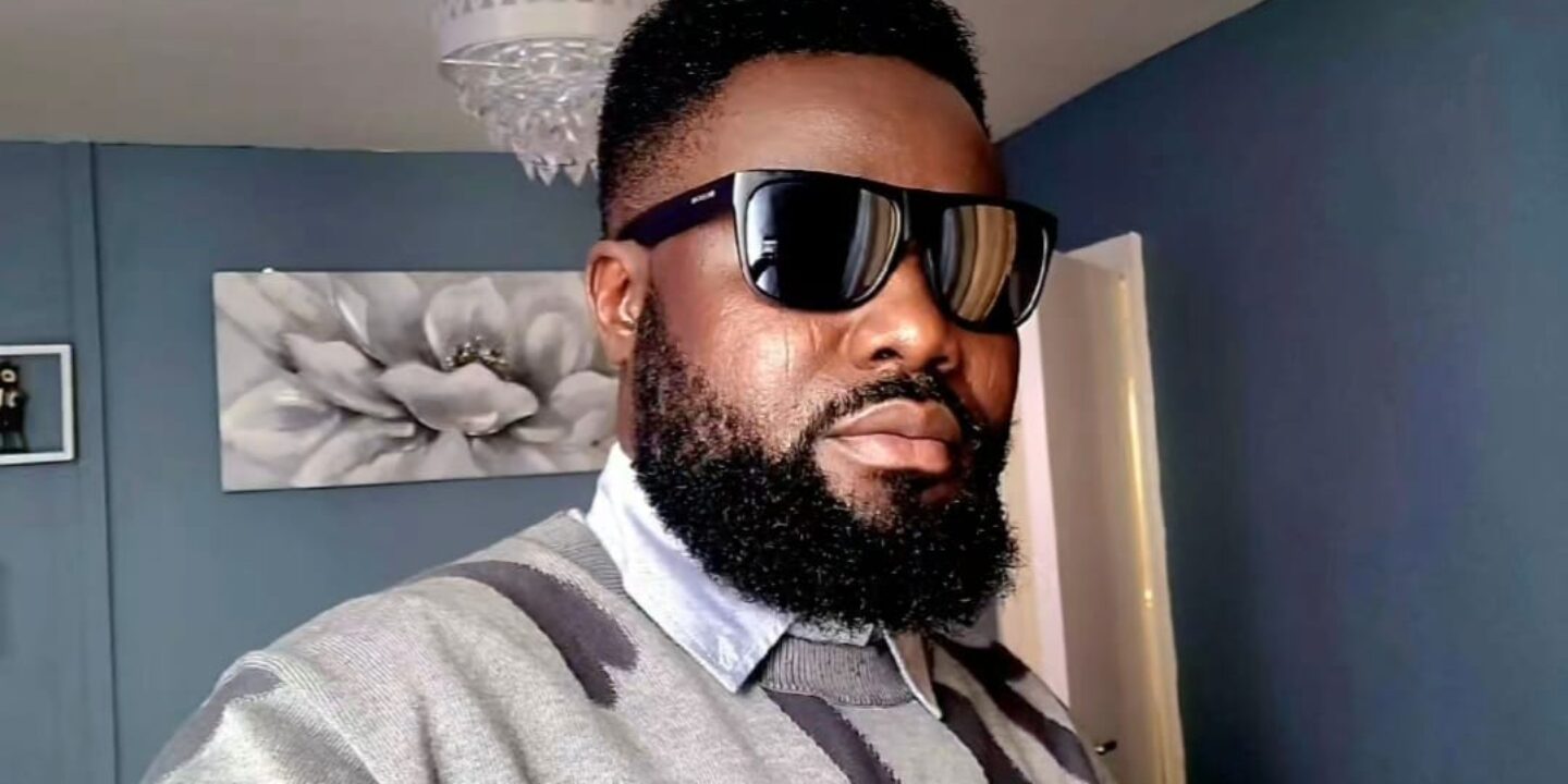 STREAM 'Eroi' by Kingswud Build | Kingswud Song | Notjustok