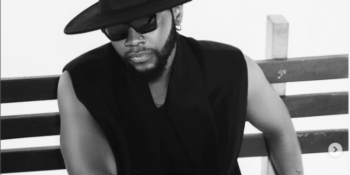 Kizz Daniel acquires new Rolls-Royce Cullinan to mark his 10 years on ...