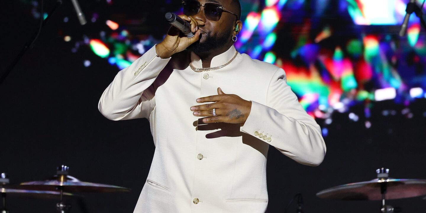 Davido steals the spotlight at PUMA fashion show | Notjustok