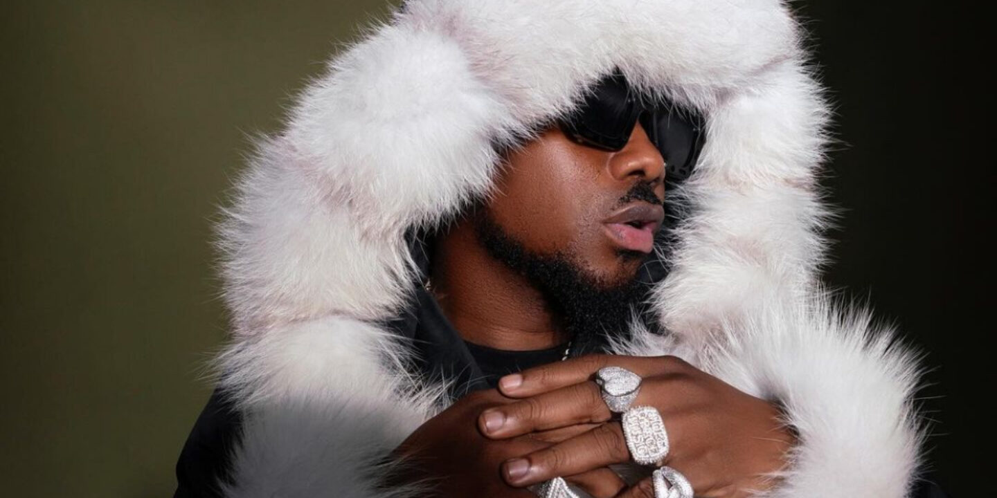 Steeze Lyrics by Skiibii | Notjustok