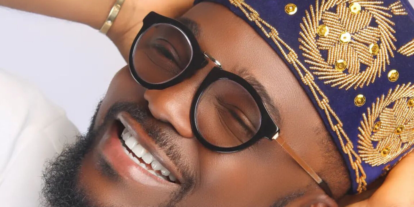 Carry Body Lyrics by Mike Abdul Ft Esther Igbekele & Adegbodu Twins